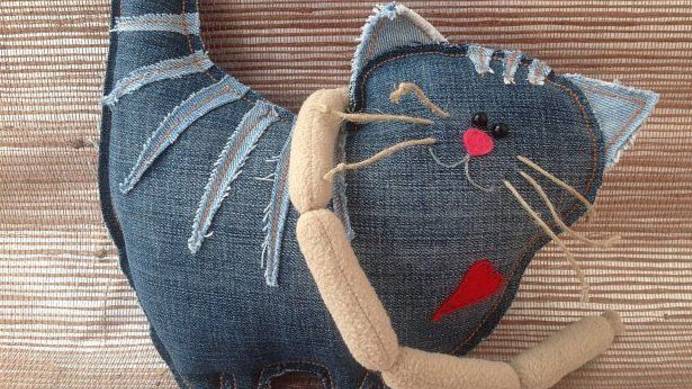 Что сшить из старых джинсов: идея для шитья с душой