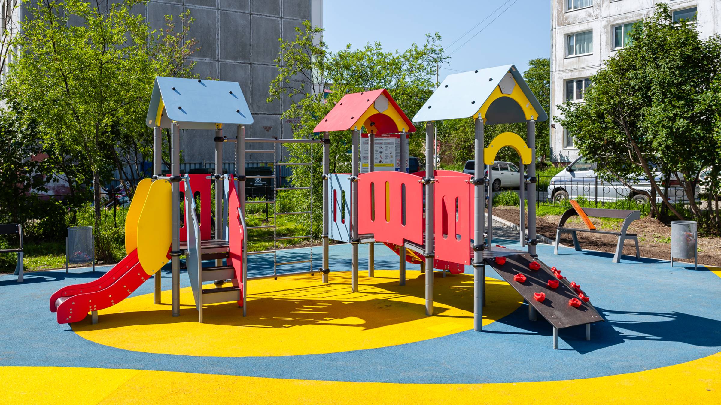 Многофункциональная площадка готовится к открытию в микрорайоне Строитель Магадана