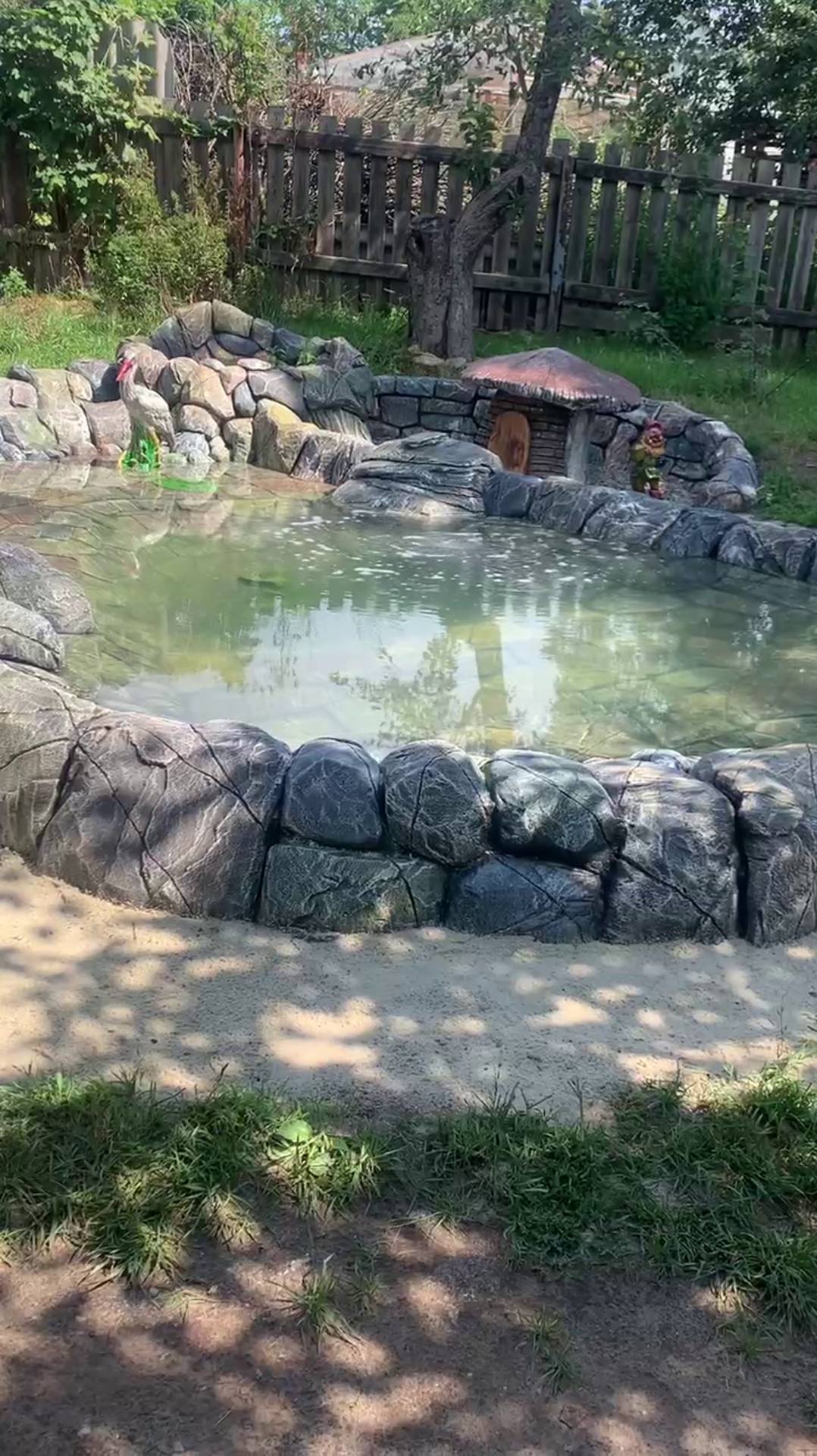 водоём на даче оформление декоративный камень арт бетон мастерская Котлярова. #стройка  #творчество