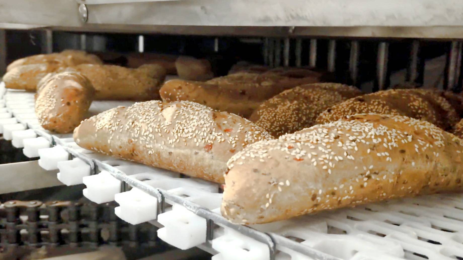 Заморозка минибагетов на спиральном  фризере