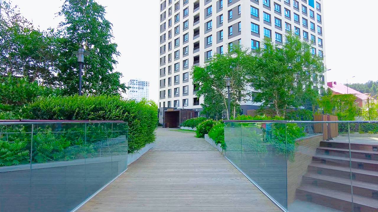 Walking in YEkaterinburg. Район Уктус в будний день, ул. Щербакова |4K| (July 10, 2025)