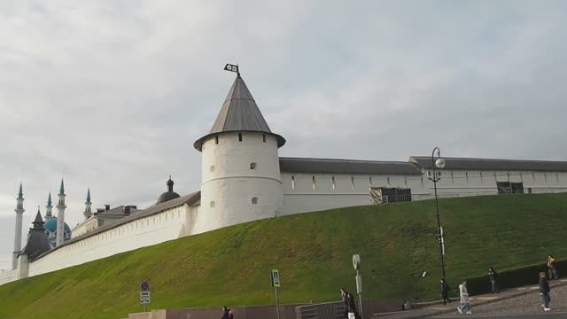 В Казанском кремле.