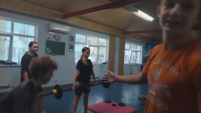 Юмористическое видео от феодосийских армлифтеров