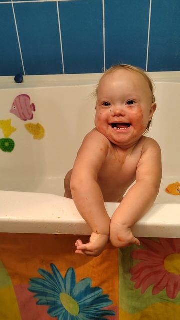 Когда поела кетчупа ...