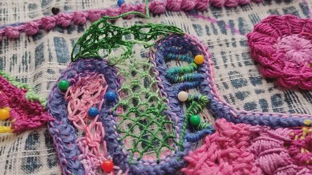 Сеточка иглой петельным стежком