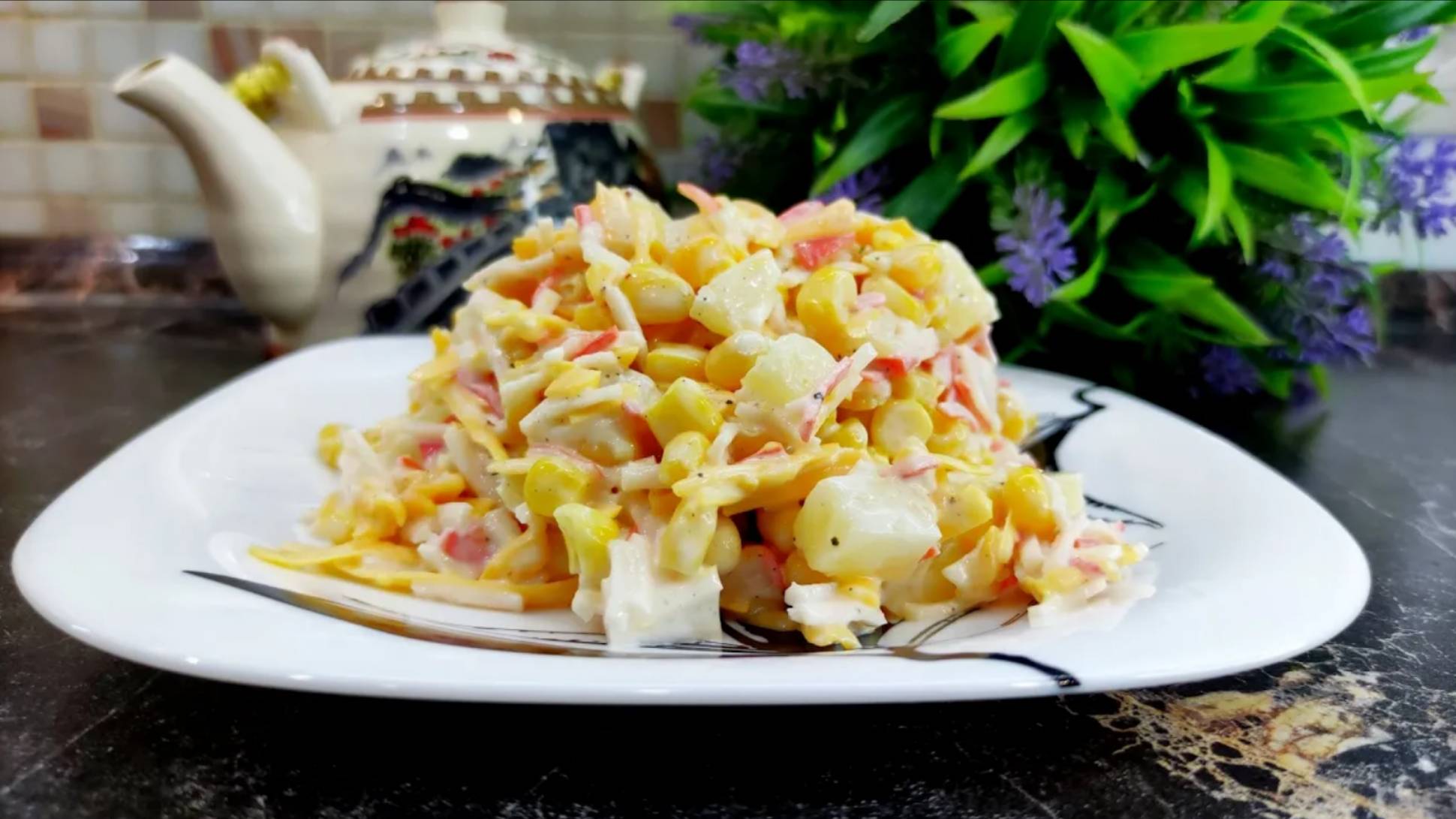 Новый САЛАТ с крабовыми палочками и ананасами. Быстрый салат рецепт.