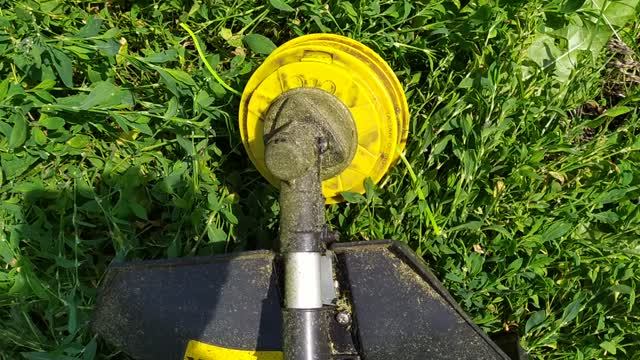 Бензиновый триммер Huter как удлинить  леску  во время работы