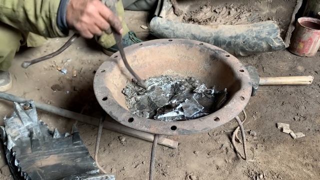 Ремонт тракторной шины.