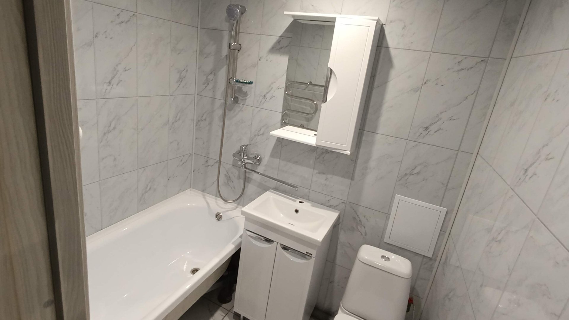 70.000 Бюджетный Ремонт Ванной ПВХ Панелями  8 989 684-79-24