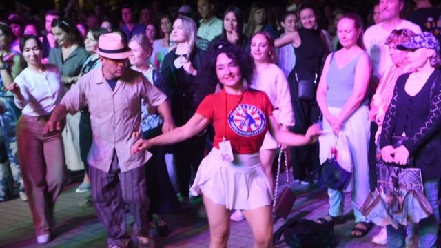 EDUARDO BREFF & SU SON DEL SON на Латино-фесте-2025  в Саду Эрмитаж (фрагмент концерта 19.07.25)