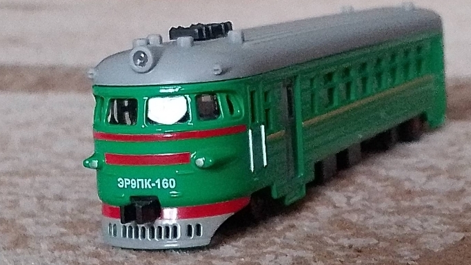 Легендарная ЭР2, ВЛ60К, ЭР9ПК и другое разнообразие поездов на ст. Балезино