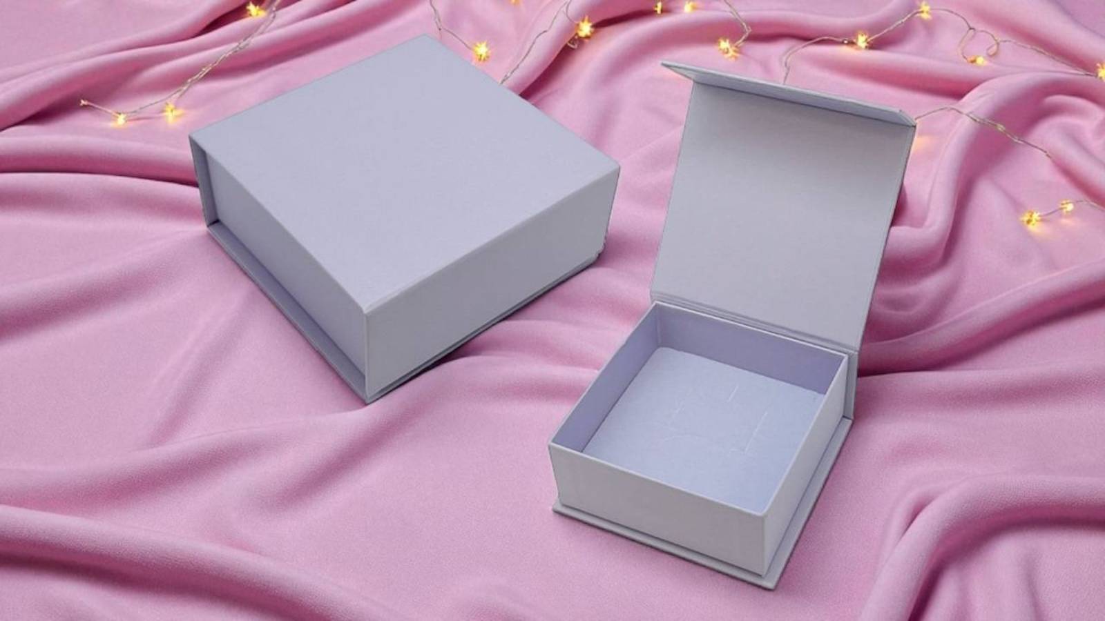 Упаковка на магните ювелирная для комплектов 9.5 х 9.0 х 4.0 Сиреневая