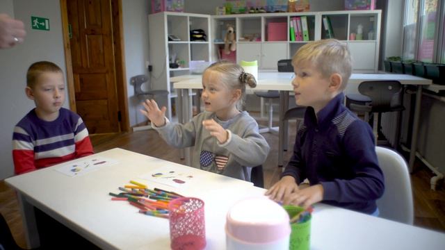 Занятие английским языком с группой дошкольников 5 лет. Англичанка Сеть языковых клубов.