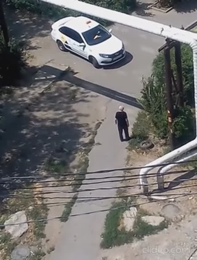 Старик и такси