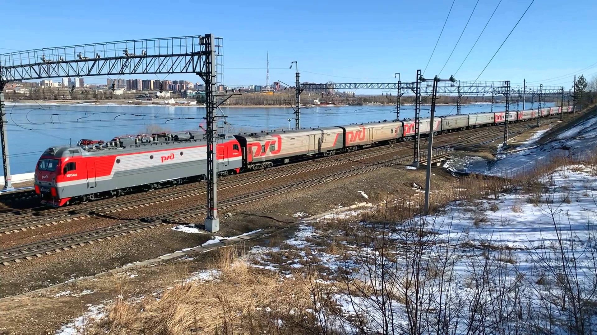 Поезда РЖД в Иркутске весной 2025 - сборник грузовых и пассажирских поездов России на Транссибе