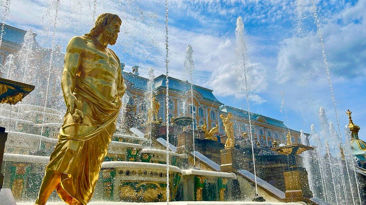 ПЕТЕРГОФ застывшая музыка воды. Как Петер I перехитрил природу.Русский Версаль и тайная смотровая.