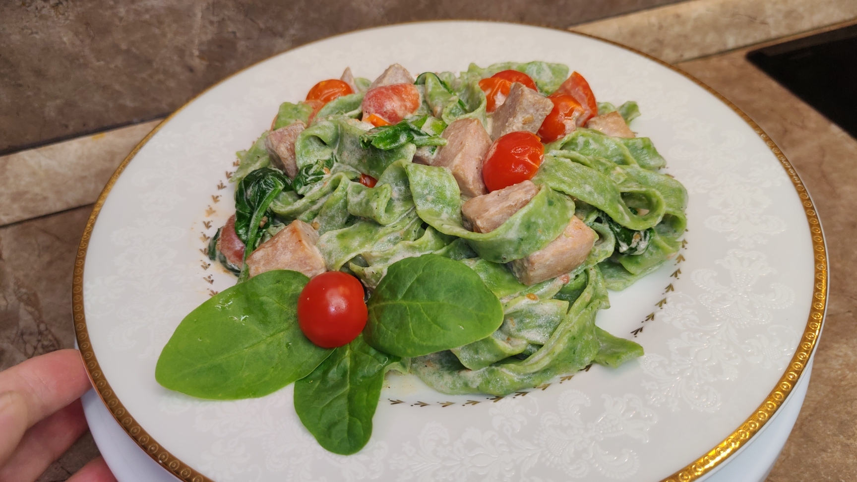 Паста Тальятелле со шпинатом.