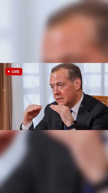 Медведев: Европейские недоумки согласовали 18-й пакет санкций против России