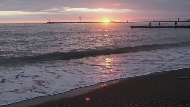 Набережная Сочи - закат над морем.