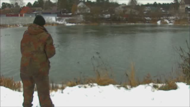 Зимняя поездка на лесную речку.