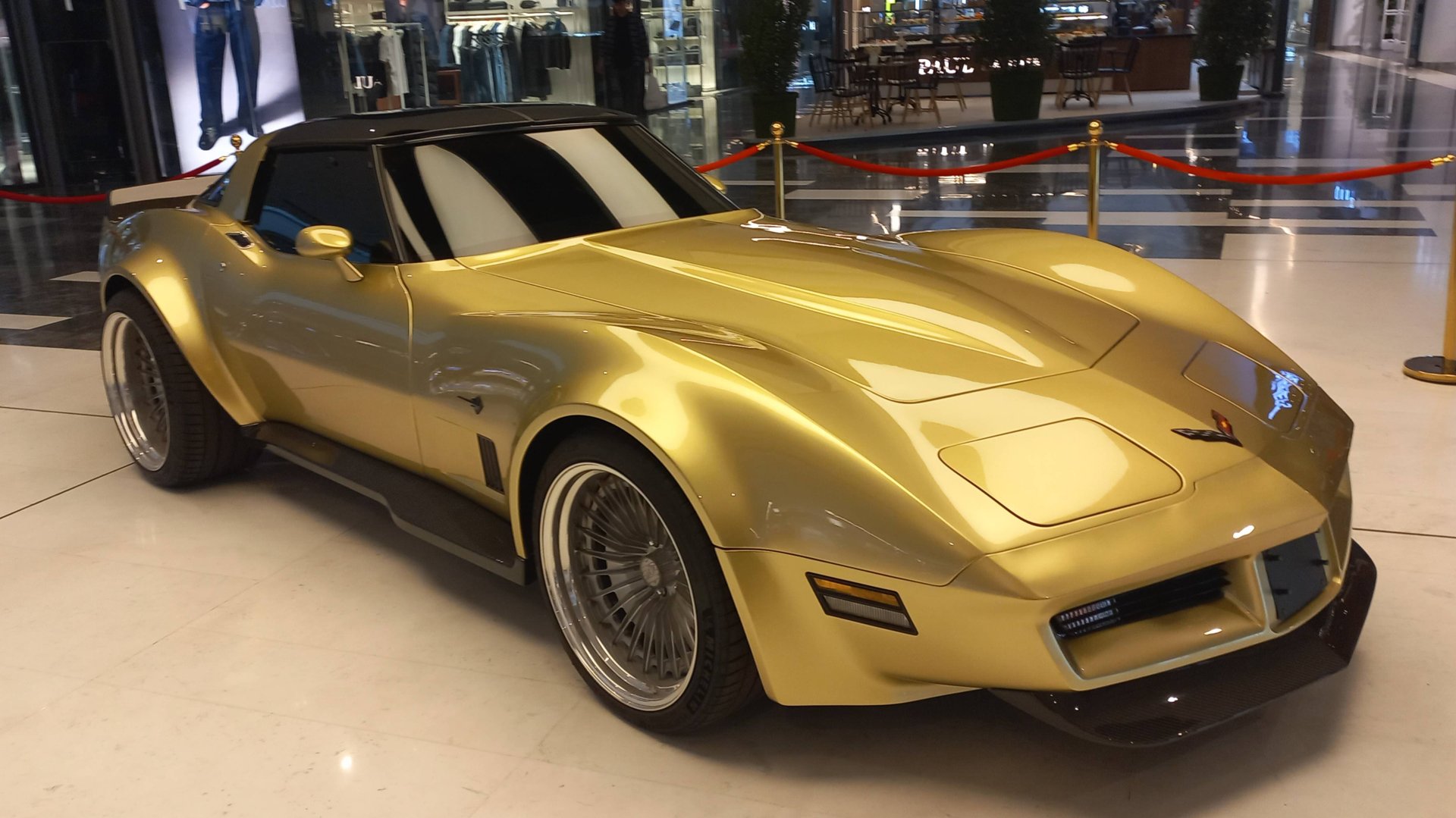 ЗОЛОТОЙ  КОРВЕТ