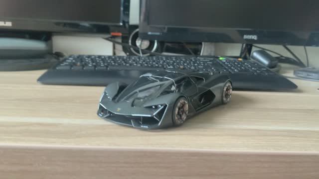 Обзор модели Lamborghini Terzo Millennio в масштабе 1/24 от Bburago