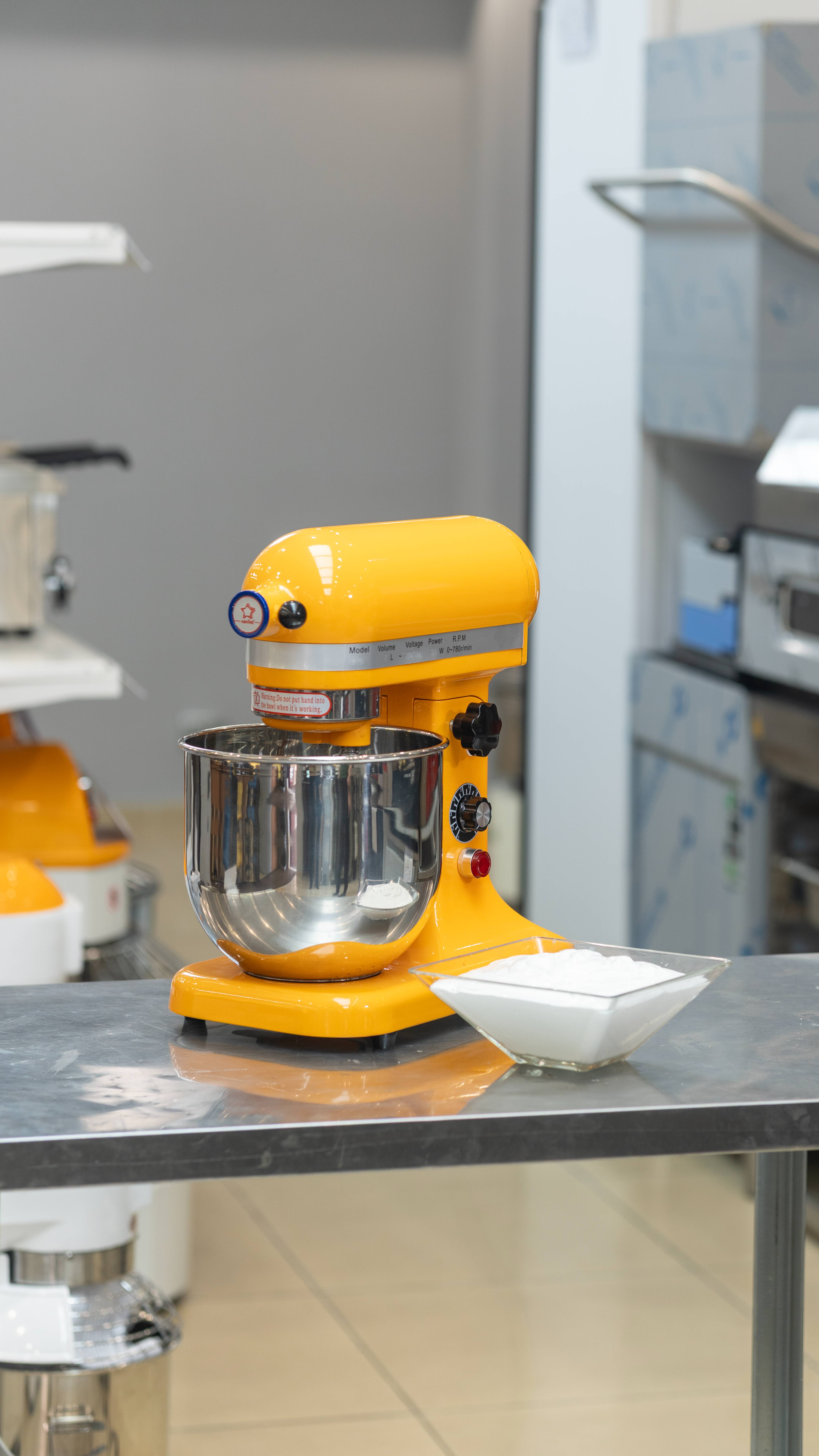 Взбиваем идеальный крем из белков и сахарной пудры в планетарном миксере Ashine BH-7B