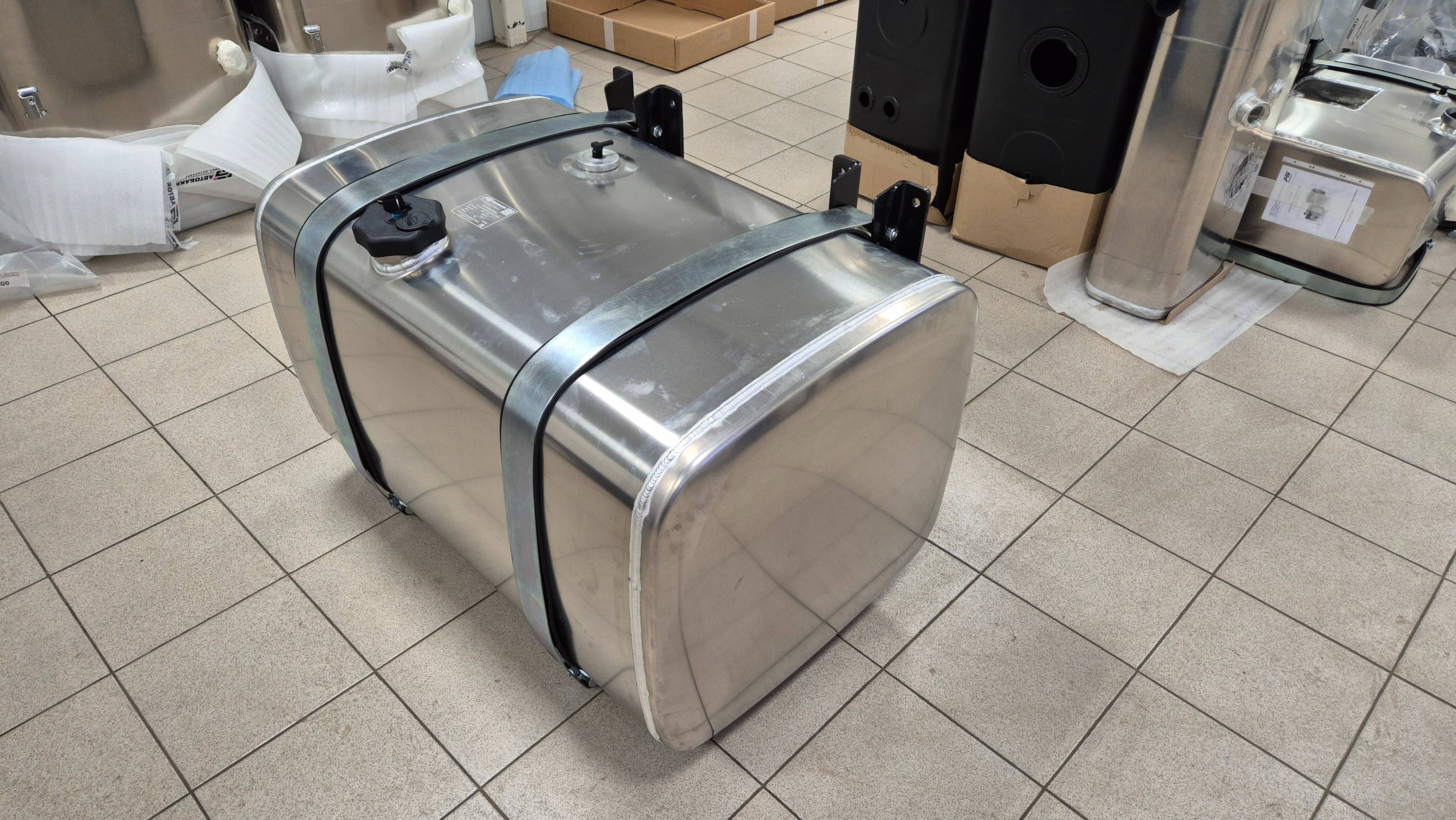 ОБЗОР: Алюминиевый, дополнительный топливный бак 400л (620*690*1070) для КАМАЗ, МАЗ, DAF, IVECO, MAN