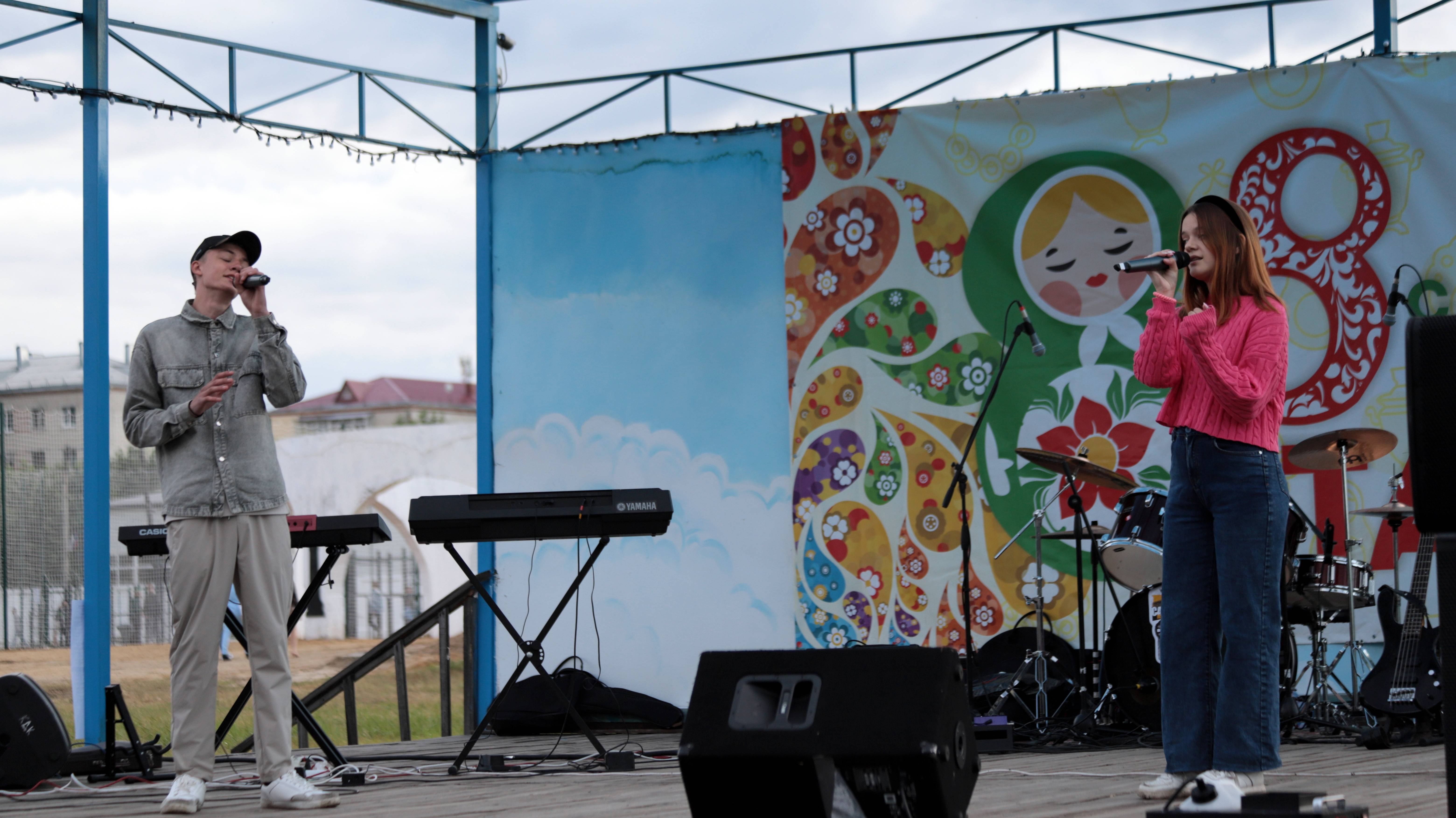 Городской парк. Открытый микрофон. Фрагменты выступлений.