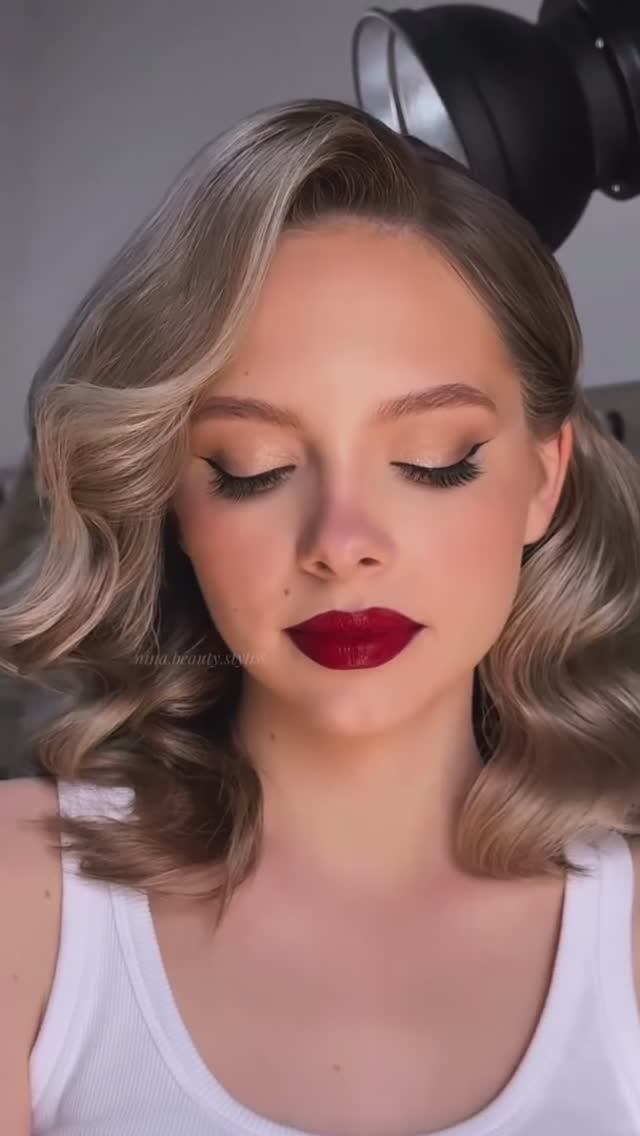 Объемные локоны на волосы средней длины #прическа #укладка #локоны #волосы