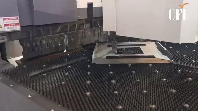 Изготовление панели электрошкафа на панелегибе CFI LANHAO