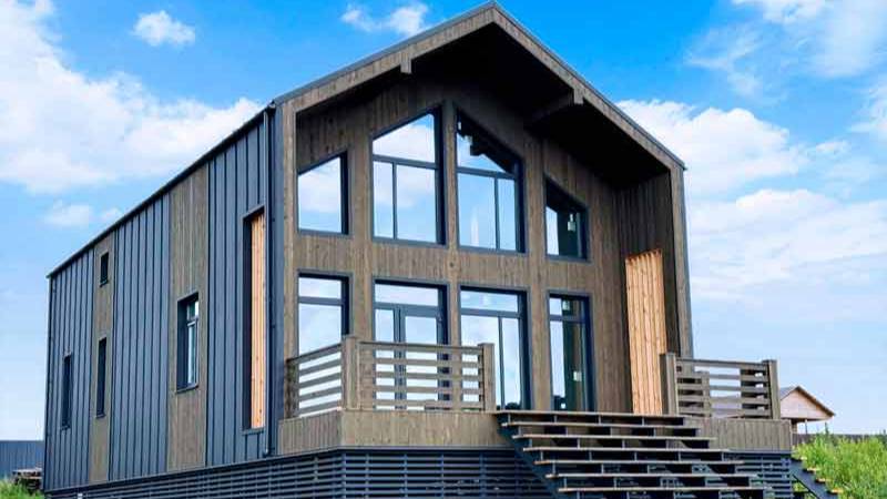 Готовый дом с стиле барнхаус на видовом участке в посёлке прибрежный Парк.