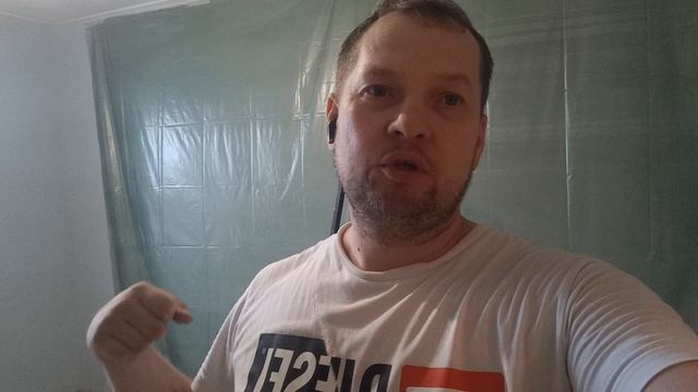 Косметический ремонт детской комнаты и коридора.