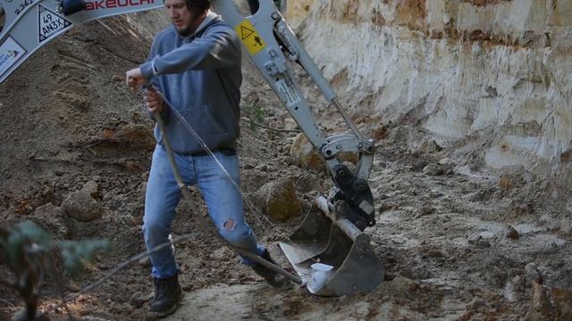 Я начал строить дом — и экскаватор устроил мне ад на заднем дворе