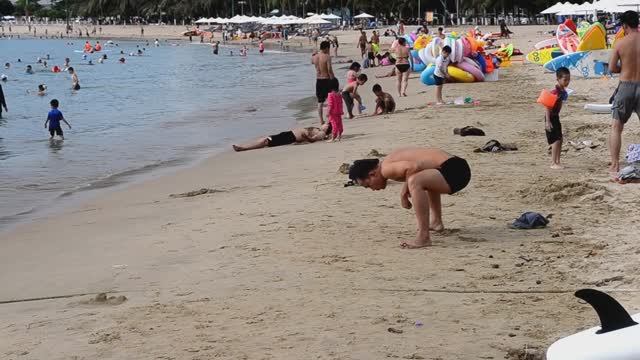 Живу во Вьетнаме видео от 22 июля 2025 года | Пляж на Севере Нячанга, Туристы и Море