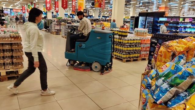 Тест-драйв поломоечной машины Wellland FD85 в «Глобусе» | Часть 3