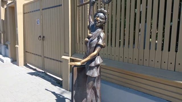 Гуляем по старым улочкам Самары, съездили в Загородный парк.