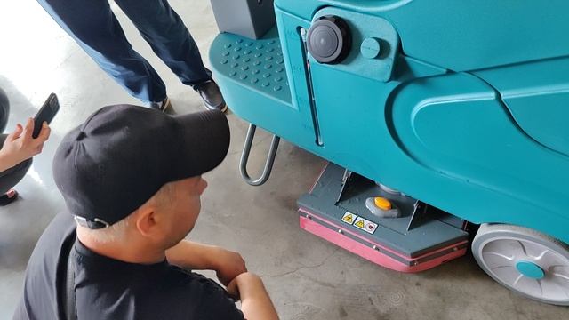 Обучение персонала управлению поломоечной машины Wellland FD85