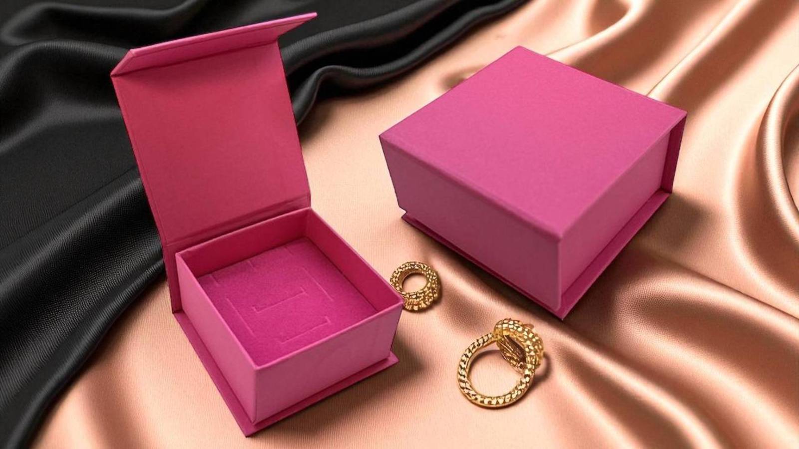 Упаковка на магните ювелирная универсальная Размер: 6.4 х 6.2 х 3.5 (Фукси)