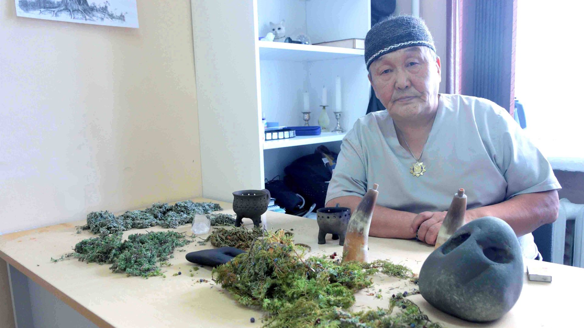 К презентации книги о народном целителе России, эмчит - Викторе Семеновиче Кривошапкине