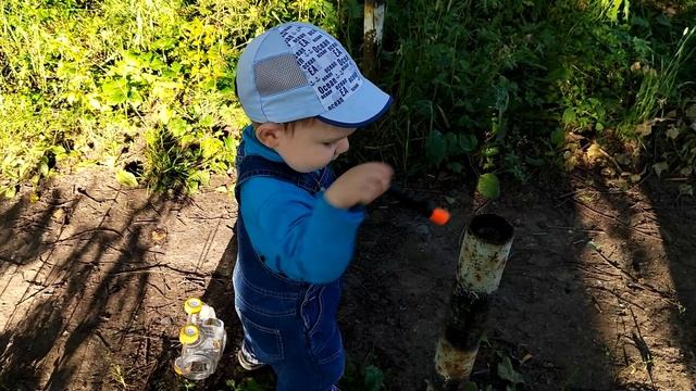 23 Июля, у нас прохлада, Мирончику 1,7. Прогулочка. 2 новых слова (грязь, мимо)