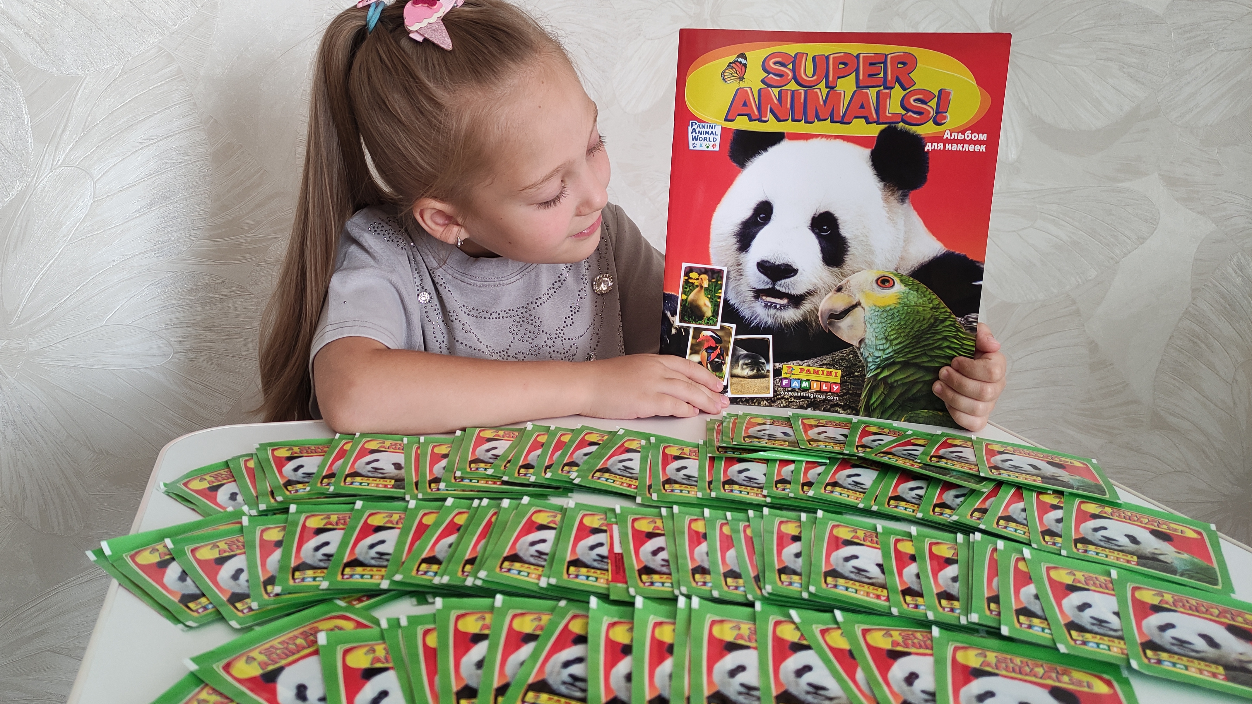 100 пакетиков ❤️ Super Animals, PANINI. Альбом с наклейками от Панини.
