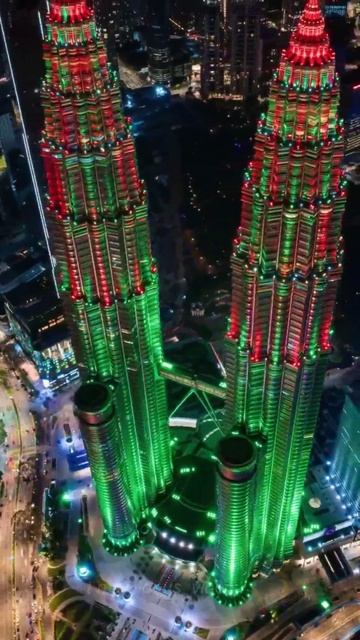 Куала-Лумпур. "Башни Петронас"