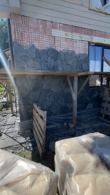 Клей для природного камня «Домаск» – надежная фиксация камня на фасаде