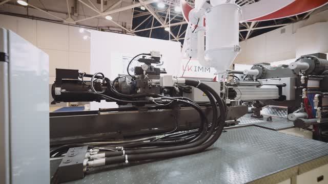 Двухплитный Термопластавтомат серии Forza_FA 450_ЛК Машинери