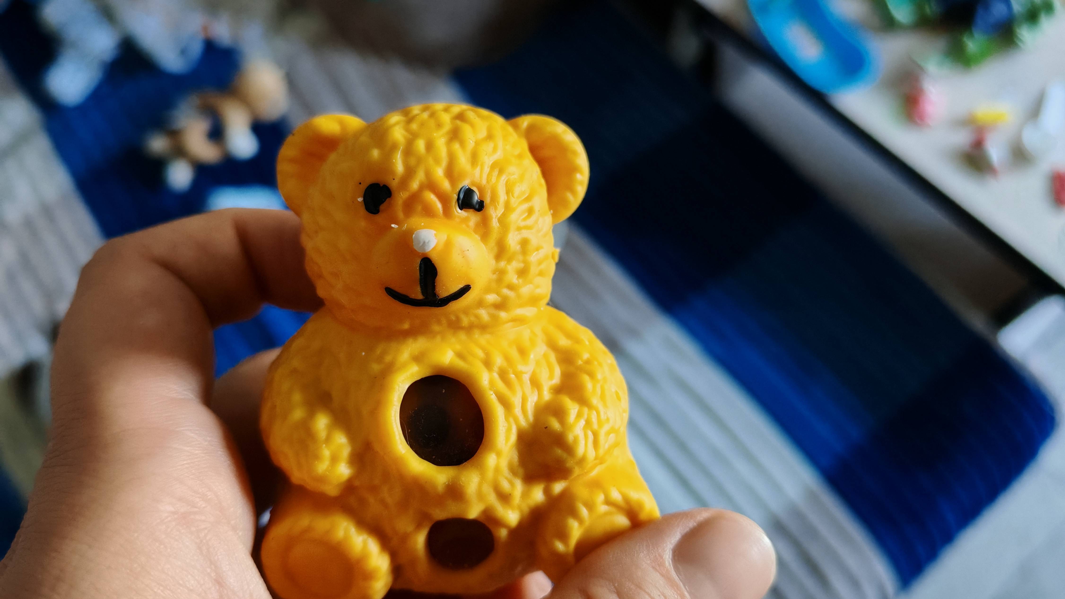 Играем в игрушку антистресс мишку для детей