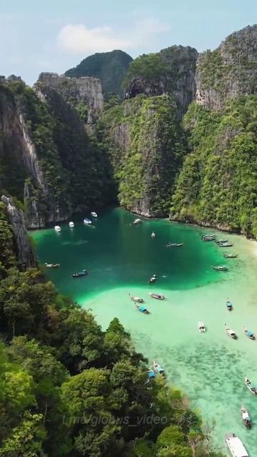 Таиланд насчитывает около 250 островов.