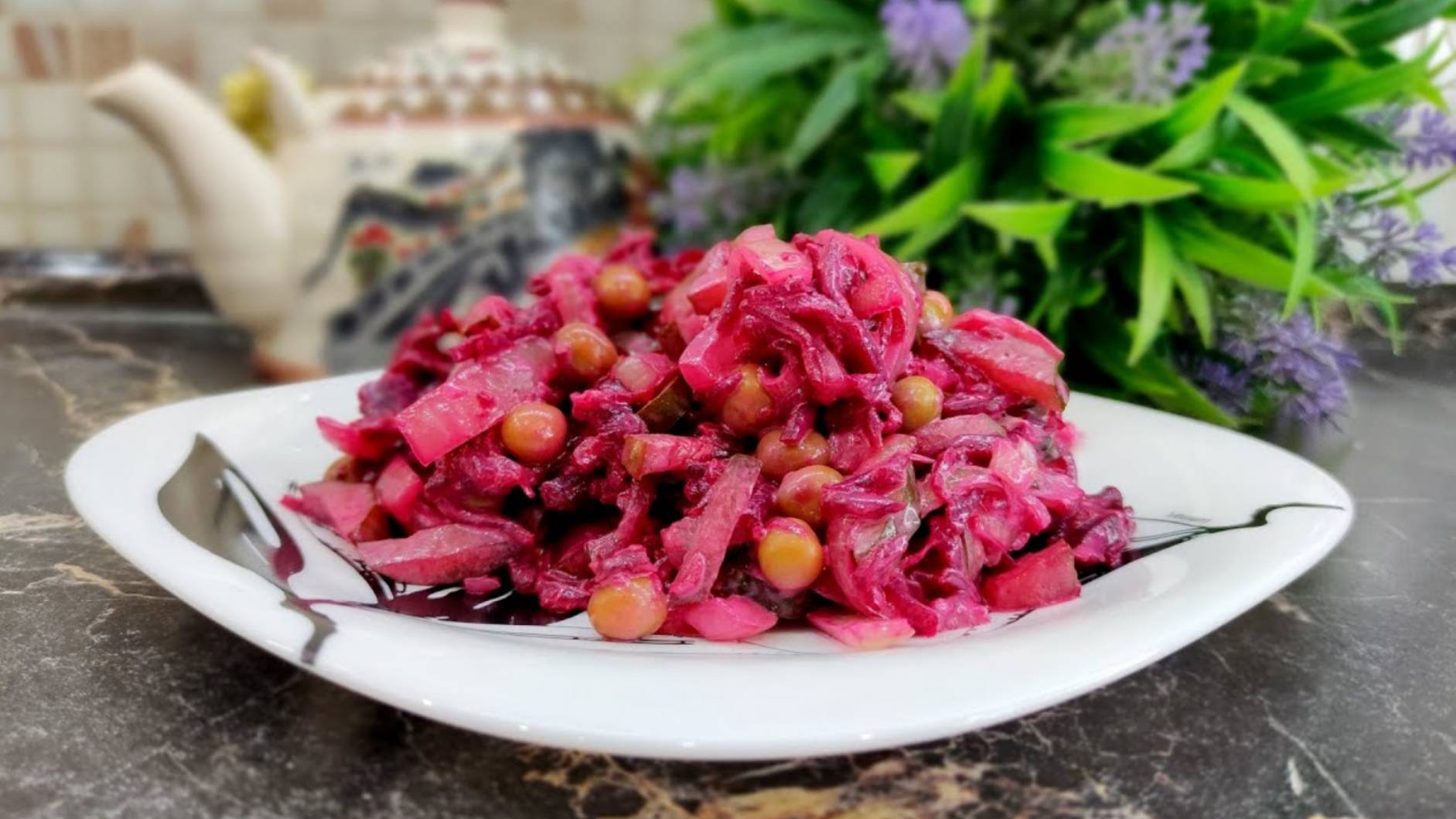 Этот салат съедят за минуту. Салат за 5 минут. Рецепт салата из свеклы.