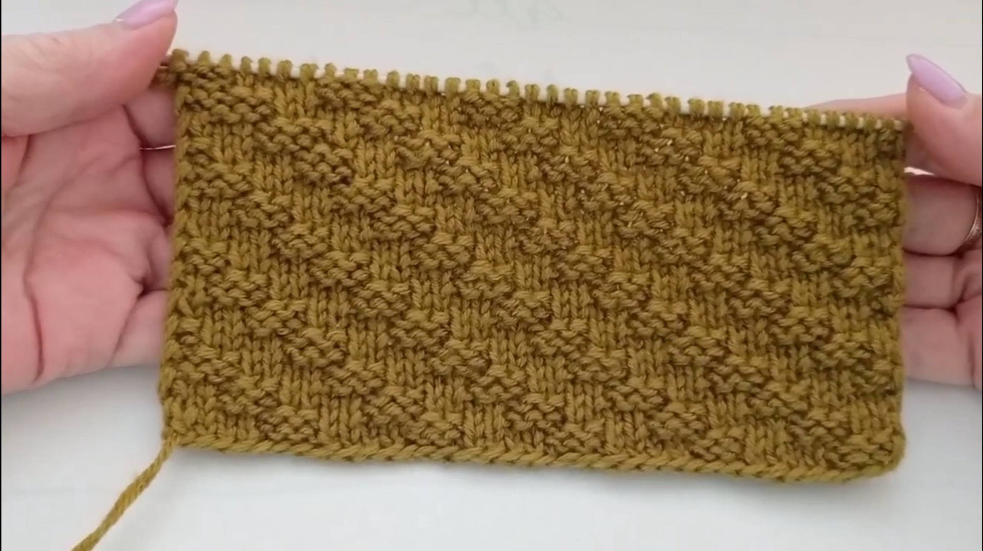 Теневой узор спицами _Диагональные полоски_.