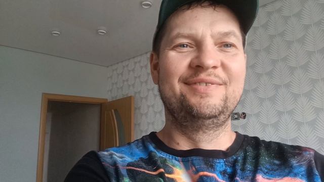 Как самому натянуть натяжной потолок глянцевый без газовой пушки.